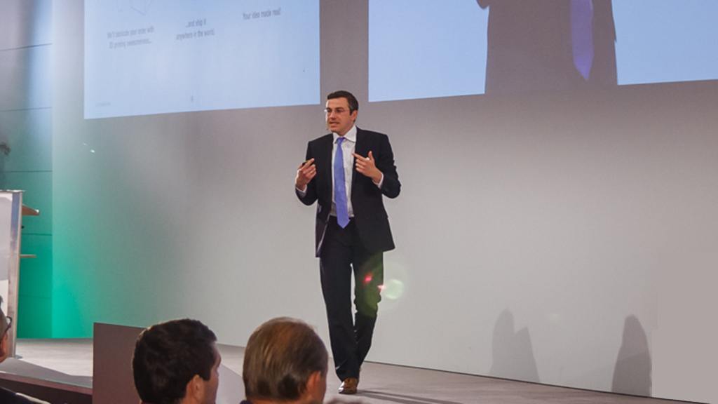 Dr. Alexander Hahn neuer Professor für Digital Marketing ...